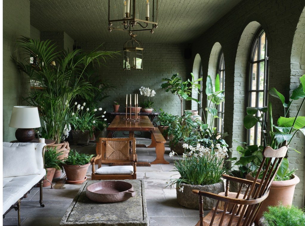 How to Achieve the Enchanting Look and Feel of the Practical Magic ...